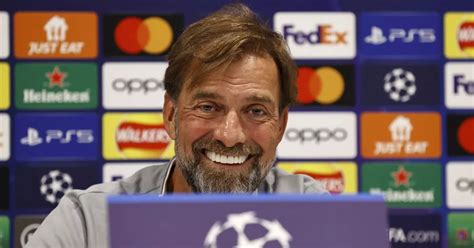 Jurgen Klopp Makes Manchester United And Man City Point With Mocking