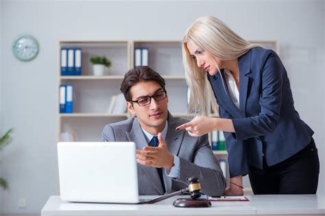 Premium Photo Lawyer Discussing Legal Case With Client