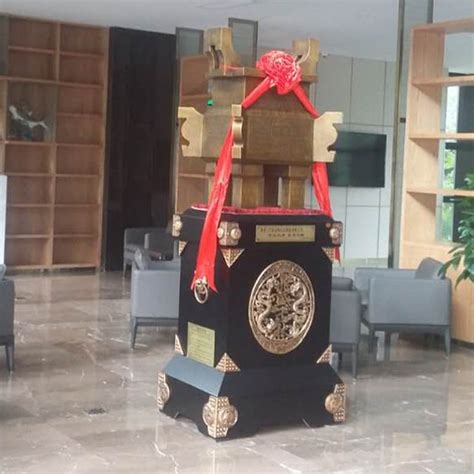成都市吉顺优品科技有限公司 成都市大型开业摆件 公司开业礼品 周年庆典摆件 乔迁摆件 青铜鼎摆件 纪念礼品摆件 风水摆件 招财摆件