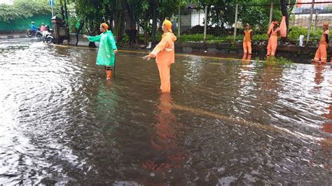 Update Banjir Jakarta Hari Ini 21 RT Dan 11 Ruas Jalan Terendam