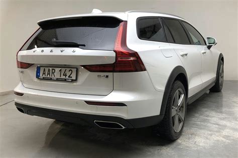 Begagnad Volvo V60 B4 Cross Country Awd Mildhybrid Diesel