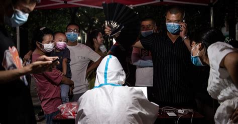 简报：变种病毒肆虐考验中国防疫政策；全球新冠感染病例突破2亿 The New York Times