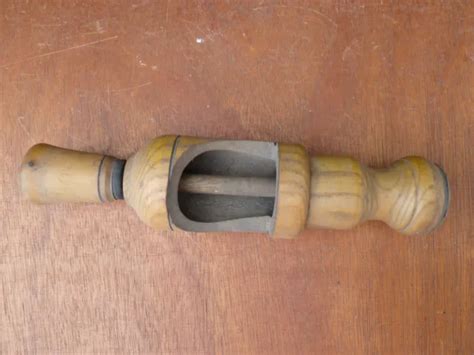ANCIENNE BOUCHONNEUSE EN Bois Buis Art Populaire De Vigneron Vigne EUR
