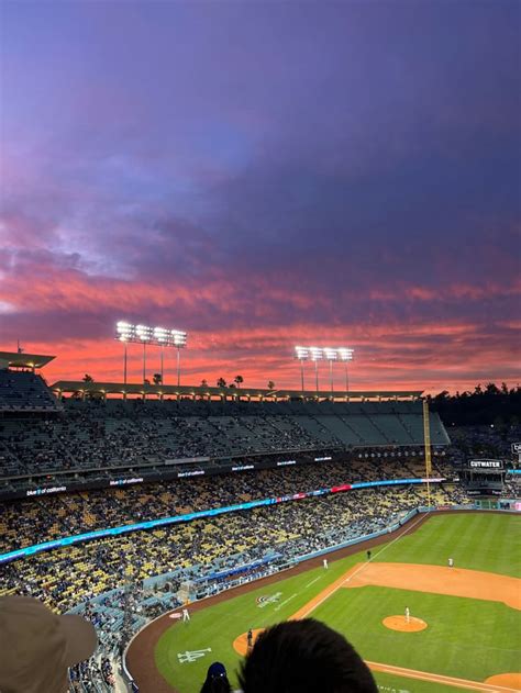 Dodger Stadium Sunset 💙 Dodger Stadium Los Angeles Dodgers Stadium
