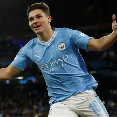 Con Un Doblete De Julián Álvarez Manchester City Superó A Estrella