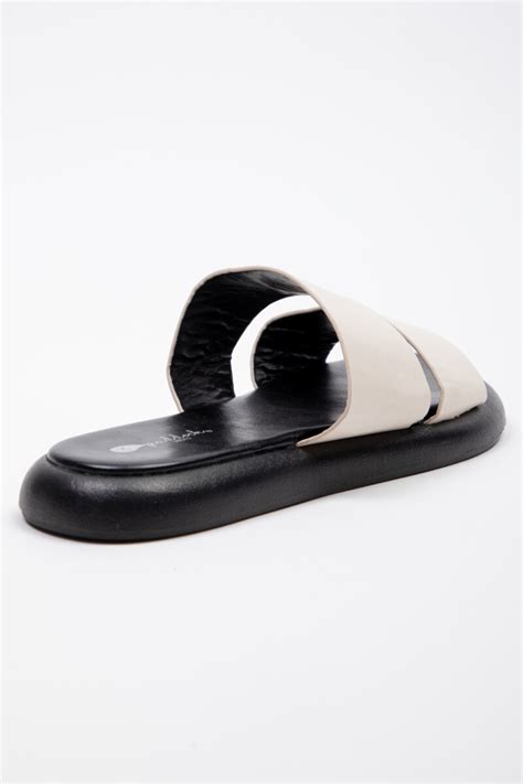 Sandalia Chister — Daniel Cassin