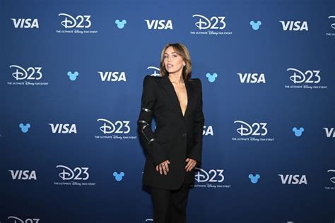 Miley Cyrus Honored With Disneys Coveted Legend Award V Magazine