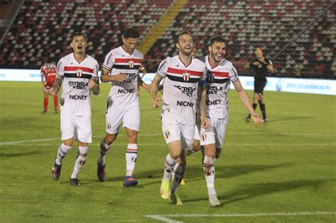 Botafogo se impõe bate CRB e se mantém no grupo dos imbatíveis da