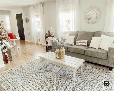A Festive Entryway Leads Into Living Room Soul And Lane