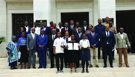 Estudante Do Huambo Vence Concurso De Redac O Das Escolas Secund Rias