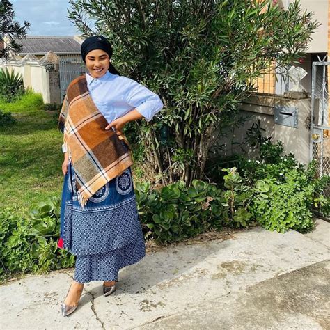 20 Fabulous Trsditional Xhosa Makoti Seshoeshoe Dresses Traditional