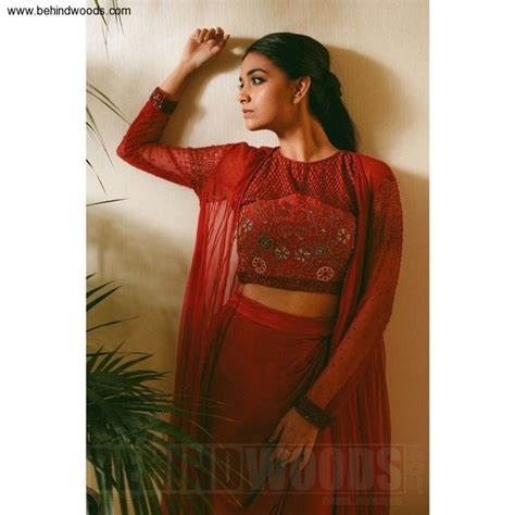 Keerthi Suresh Navel