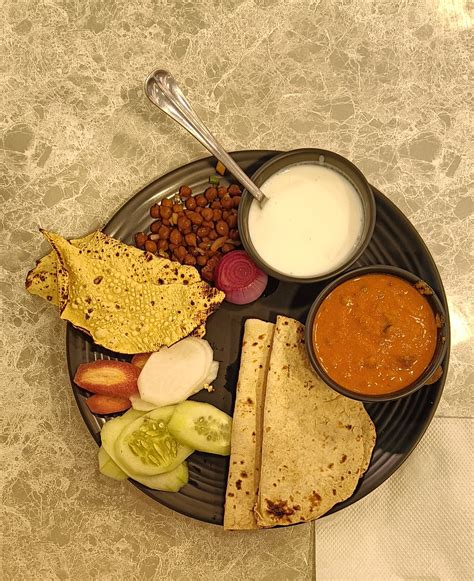 Irctc Railway Lounge New Delhi Review Platform 1 Cardexpert