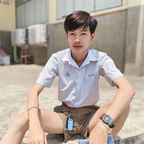 ปักพินโดย Peerah ใน Quick Saves สไตล์ผู้ชาย ผู้ชายหล่อ เด็กชาย