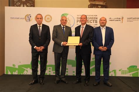 محافظو الجيزة والقاهرة والقليوبية يشهدون مؤتمر إعلان المشروعات الفائزة
