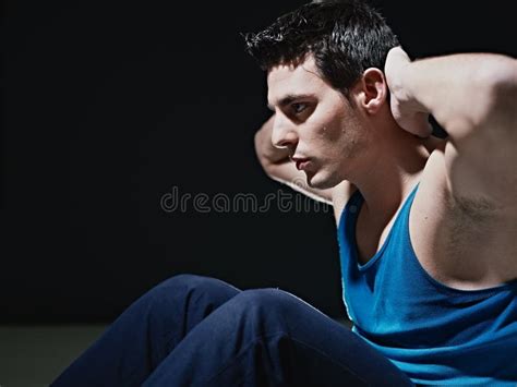 Sexy Bauarbeiter Nackt Mit Muskulösem Körper Stockfoto Bild von jung
