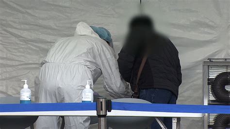 신규 확진 이틀째 5만 명대코로나 위험도 상향 조정