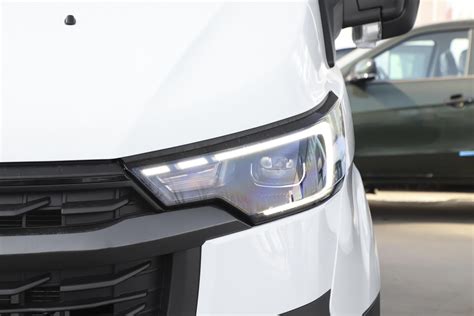 全顺 2023款 V362 20t柴油自动多功能商用车中轴中顶56座国vi图片福特463张图片汽车外观图库懂车帝