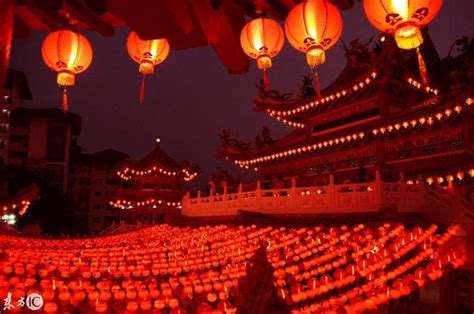马来西亚吉隆坡15000盏灯笼张灯结彩庆祝中国新年 每日头条