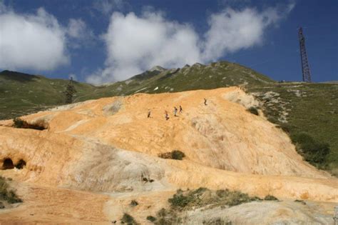 ჯვრის უღელტეხილის ტრავერტინის ბუნების ძეგლი თიანეთის რაიონი • About Ge