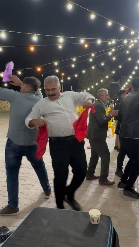 حتما کلیپو تا اخرش ببین 😁😍 ️ توی هر عروسی یکی از اینا باشه کافیه منبع