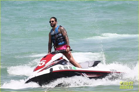 Photo Maluma Natalia Barulich July 2018 Miami Beach Shirtless 16