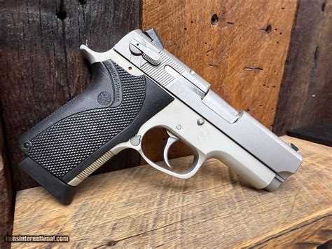 Smith And Wesson Model 4013 40 Sandw