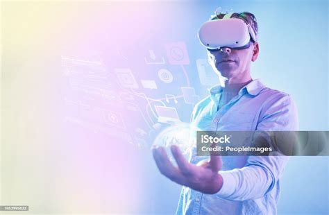 Vr 인간 및 글로벌 미디어 네트워킹 및 메타버스 데이터 세계 디지털 혁신 또는 미래 지향적인 사이버 소프트웨어 혁신 기술 추상