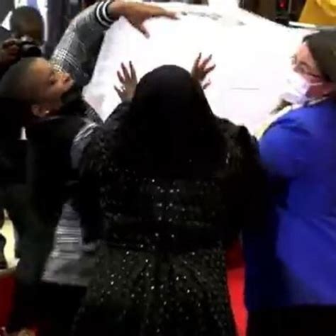 ‘ill Kill You Scuffles And Threats As Tempers Flare In African
