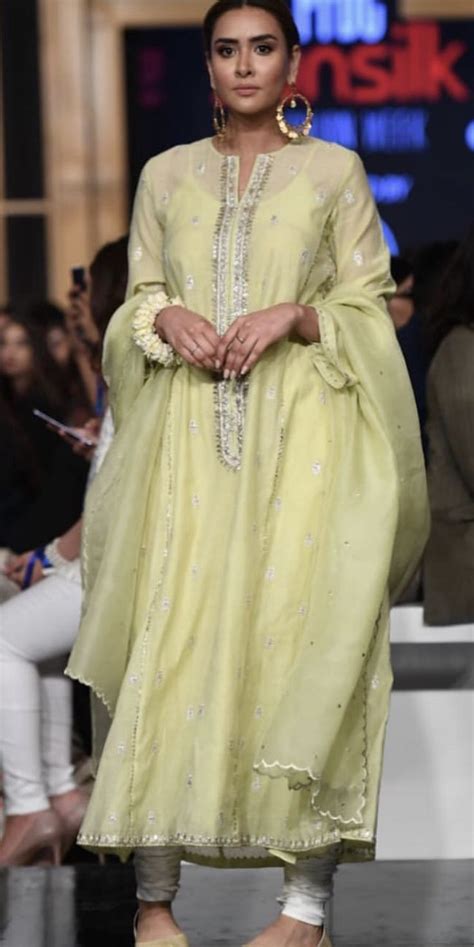 Brides Side Dholki Mayun Outfit Inspo