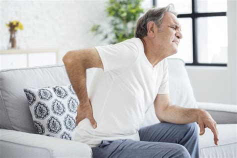Middle Back Pain Causes Symptoms And Treatment Options