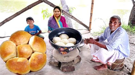 ঘরে থাকা উপকরণ দিয়ে খুব সহজে তুলতুলে নরম স্পঞ্জি পাউরুটি তৈরি করলাম