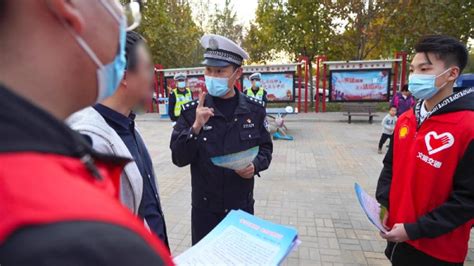 公安东丽分局交警支队开展“文明交通进高校”主题宣传活动澎湃号·政务澎湃新闻 The Paper