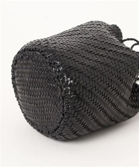 Dragon（ドラゴン）の「【dragon Diffusionドラゴンディフュージョン】メッシュ レザー ショルダーバッグ Pompom