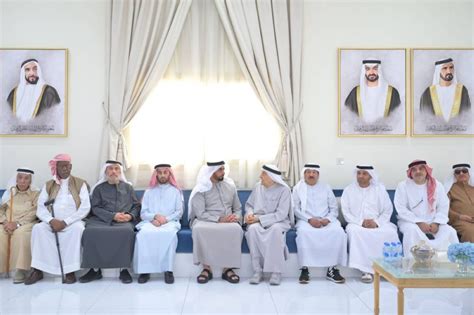 سيف بن زايد يقدم واجب العزاء بوفاة عبدالله الشرفاء