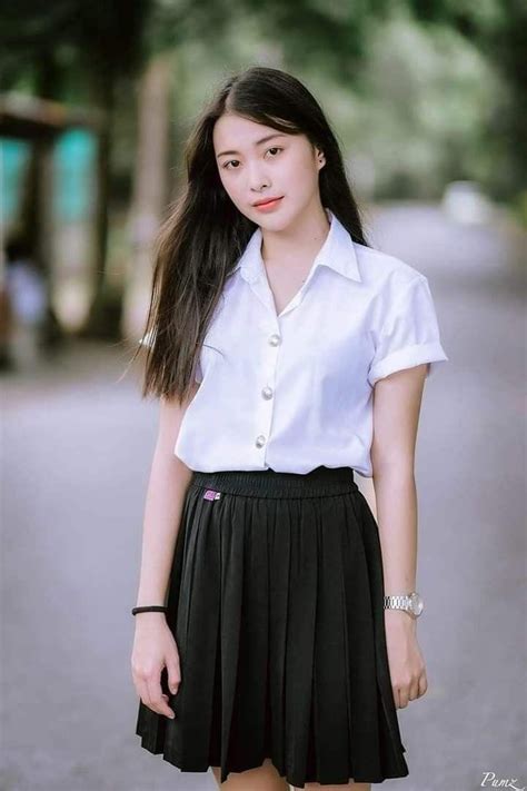 ปักพินโดย Chiêu Nguyễn ใน Nữ Sinh Thái นางแบบ เสื้อผ้าแฟชั่น