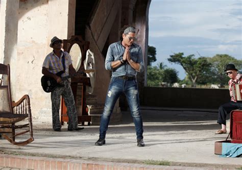 Carlos Vives Presents The Music Video For La Foto De Los Dos Entertainment Affair