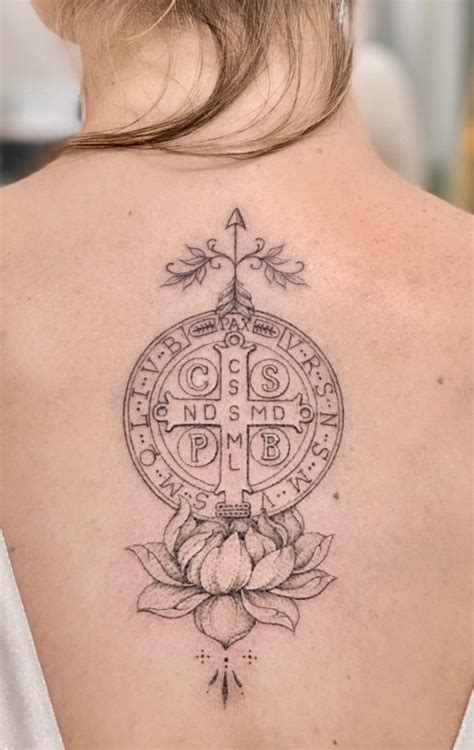 Tatuagem de São Bento 50 Ideias Lindíssimas e Únicas