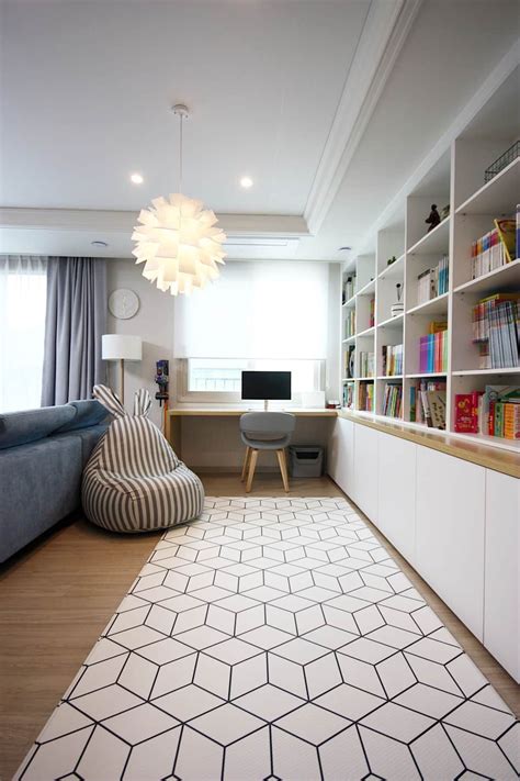 김포 32평 시공을 최소화한 새아파트 홈스타일링 Homelatte 호미파이 And Homify 인테리어 서재 겸 거실