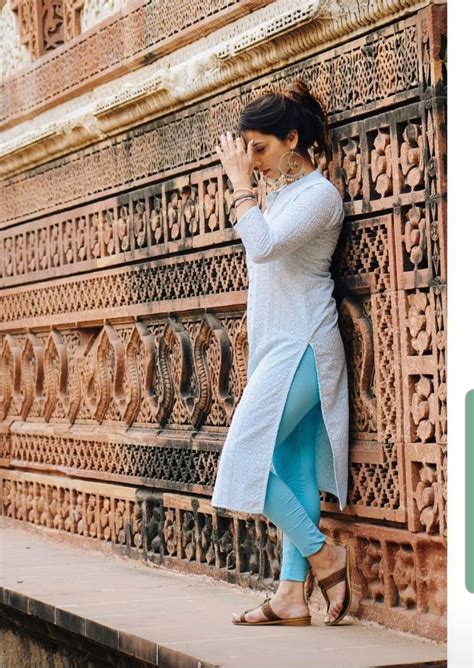 Navkiran Bhatthals Feet