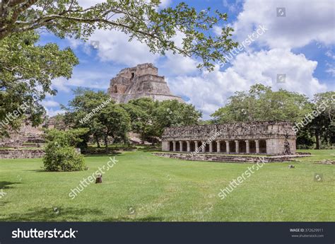 Uxmal 8173개가 넘는 로열티 프리 라이선스 대상 스톡 사진 Shutterstock