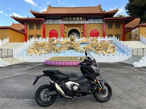 允文、允武、顏值我都要！x Adv開箱人生第二台大型重機 Mobile01