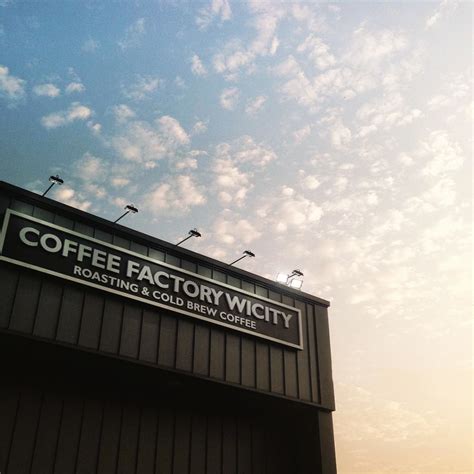 커팩에서 커피 생각날때 떠오르는 사람이 있으세요 Coffee Factory Ilsan
