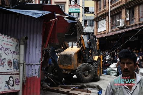 यसरी भत्काइयो आरबी कम्प्लेक्सका अवैध संरचना तस्वीरहरू Nepal Views
