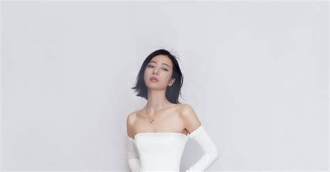 China Entertainment News Zhou Yutong Poses For Photo Shoot