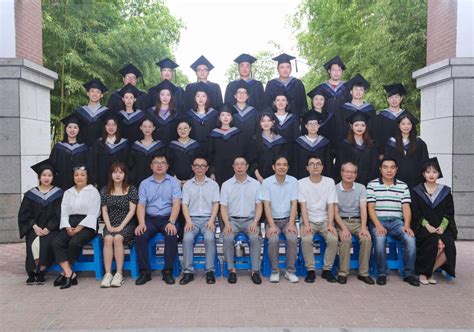 浙江农林大学暨阳学院2020届中药学162班毕业生合影 浙江农林大学暨阳学院生物环境学院