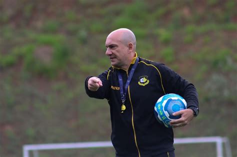 licenças da CBF AFA e UEFA conheça Márcio Zanardi novo técnico