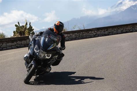 Metzeler Roadtec 02 Il Test Anteprima Delle Gomme Che Proveremo Tra