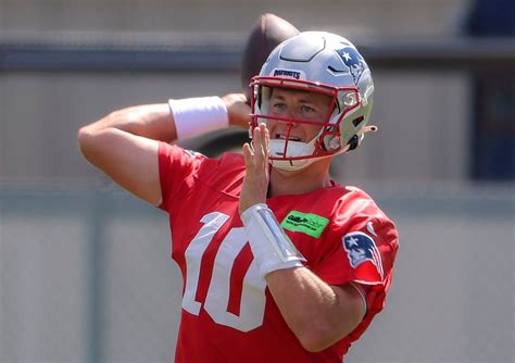 Mac Jones Named One Of Patriots Six Captains The Boston Globe