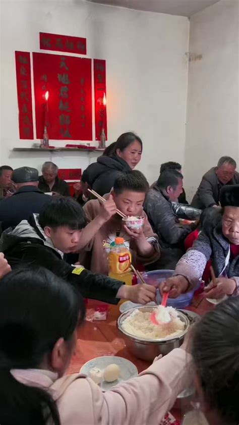 为自由而战 天山剑客 on Twitter 中国多数地区农村婚礼现场